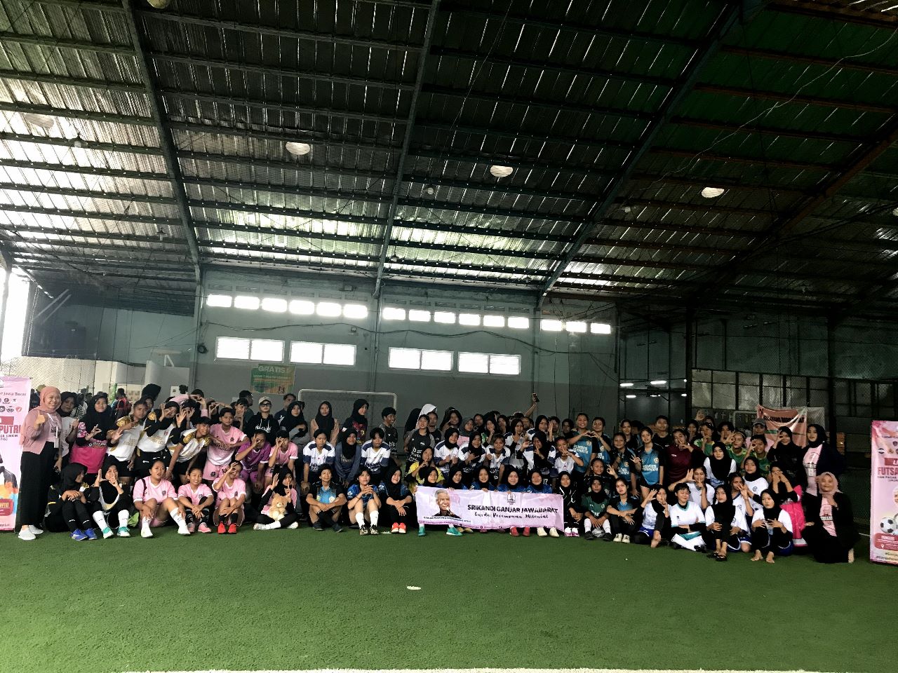 Srikandi Ganjar Jabar Ajak Masyarakat Peduli dan Cinta UMKM Indramayu ...
