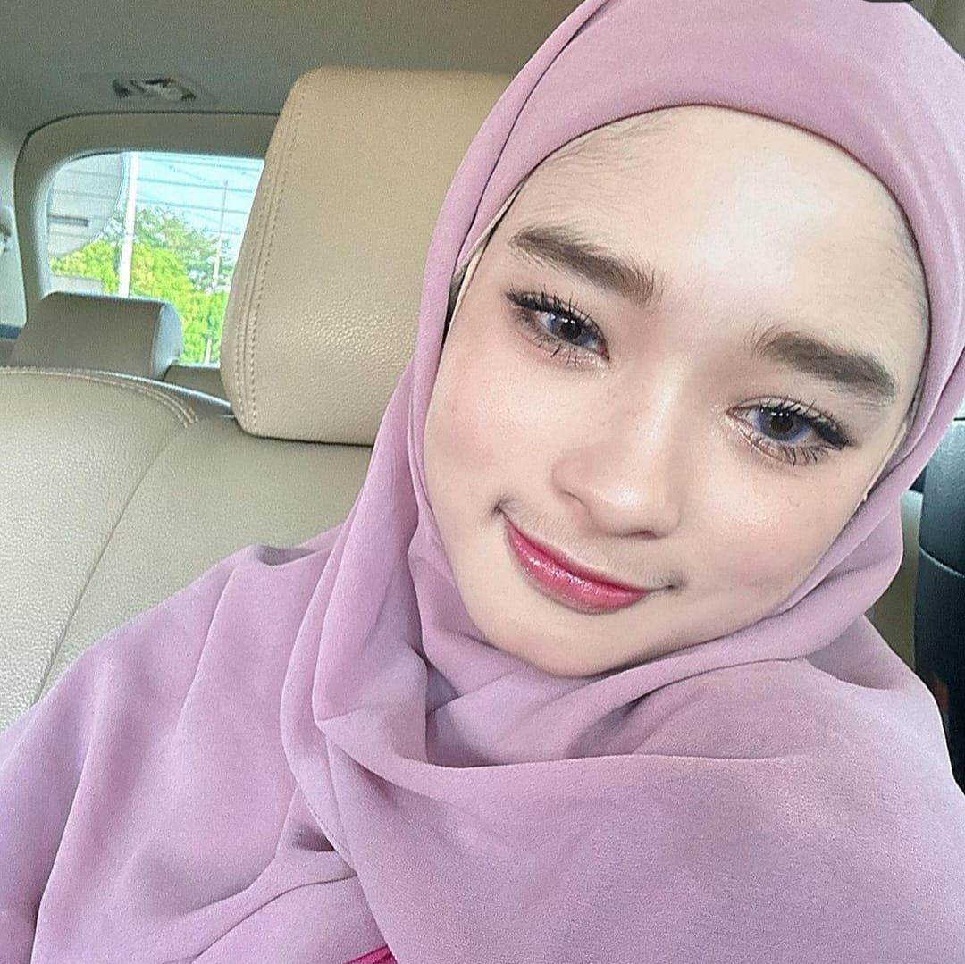 Inara Rusli Dikabarkan Kecelakaan Mobil Akibat Live Saat Nyetir - Ipol.id