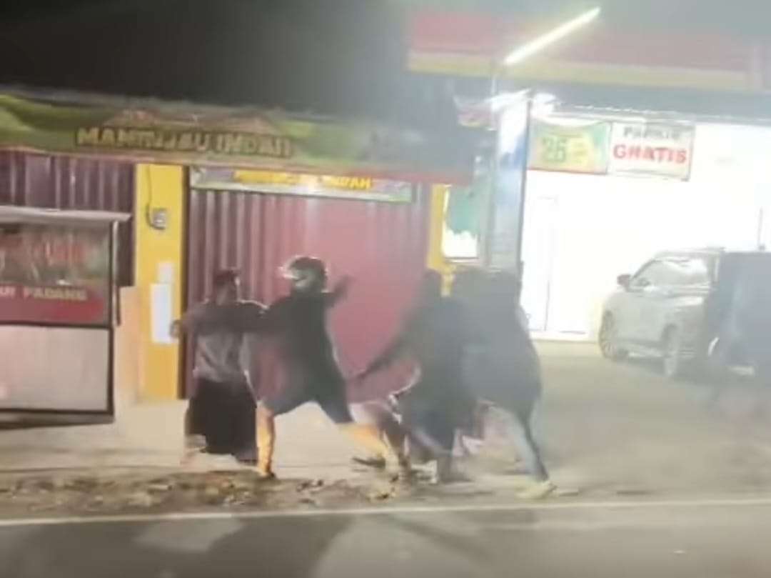 Viral Ustad di Pandeglang Dikeroyok, Oknum Bank Keliling Tanpa Alasan ...