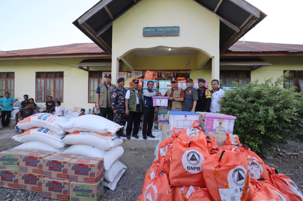 BNPB Salurkan Bantuan Kebutuhan Dasar dan Logistik untuk Warga Desa ...