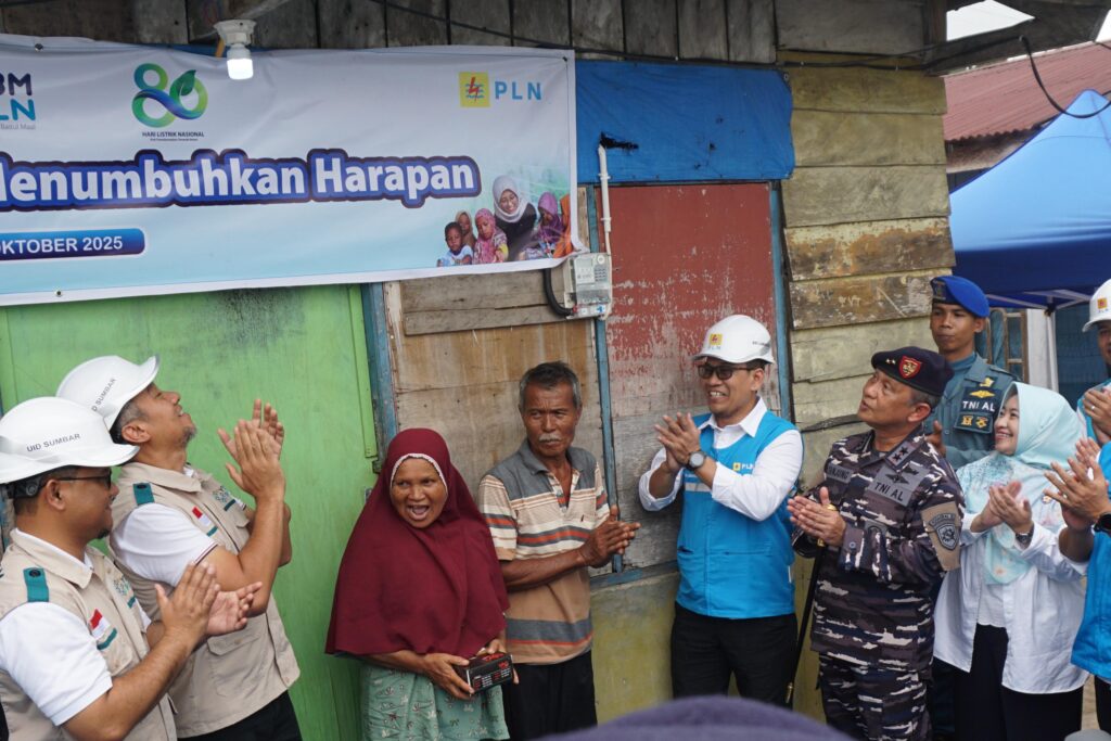 Cahaya dan Harapan di HLN ke-80: PLN Sambungkan Listrik Gratis bagi ...