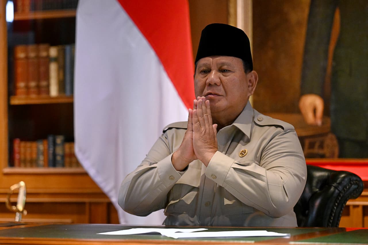 Presiden Prabowo Melaksanakan Salat Iduladha di Wisma KBRI Paris - Ipol.id